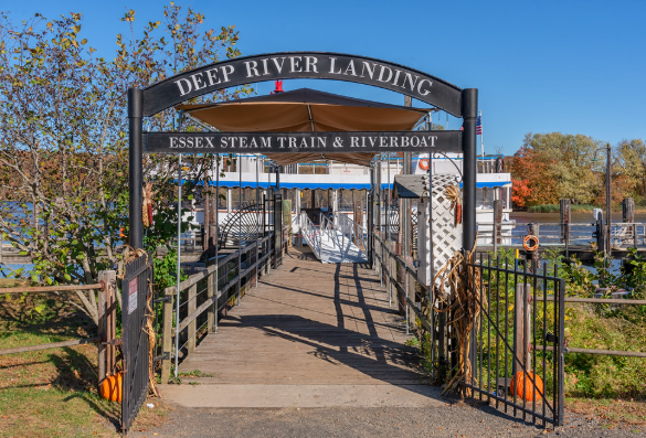 Deep River Landing - New England Boating